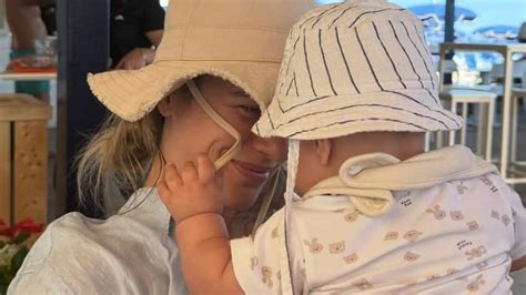 Jacqueline Luna Di Giacomo E I Teneri Momenti Con Ultimo E Il Figlio Enea Mediaset Infinity