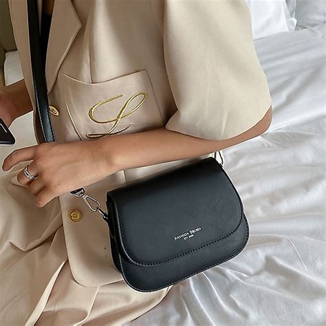 글램디브 당일출고여성가방 뉴플릿 미니 스퀘어 스티치 크로스백 A2081 여름가방 데일리가방 심플가방 크로스백 여자가방