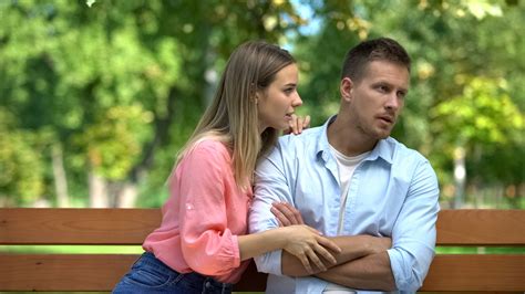 The Push Pull Relationship Cycle And How To Escape This Dynamic