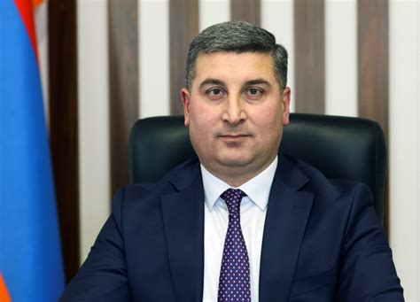 Հեռանում եմ հանգիստ և խաղաղ․ Գնել Սանոսյանը աշխատանքից ազատման դիմում է գրել Factor Tv