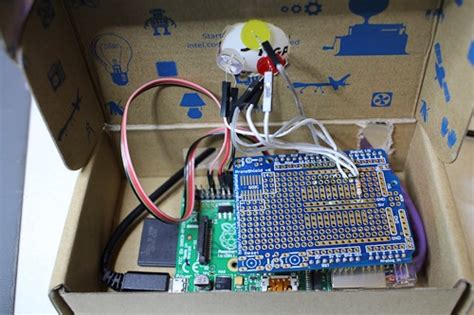 Beakn V0 3 Diy Lync Status Light With A Raspberrypi Net Mono And Mqtt Jon Gallant