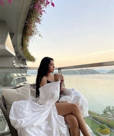 Intip Gaya Selebgram Seksi Amelia Ns Saat Racik Kopi