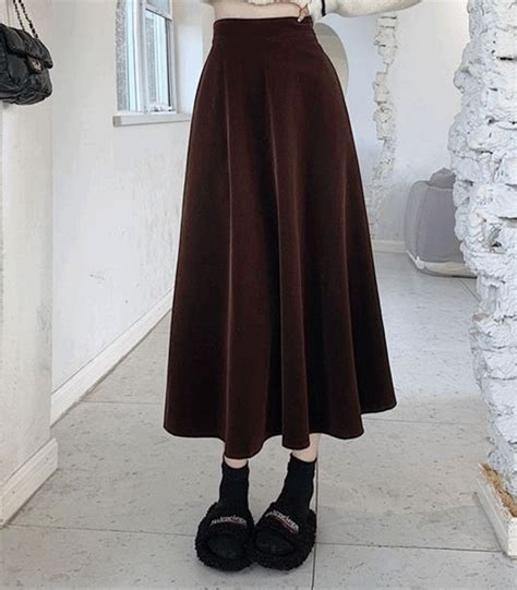 [블랙 골드 컬러 벨벳 롱치마] 하이웨이스트 와이드스커트 루즈핏 에이라인스커트 주름치마 여성 겨울 하의 벨벳치마 스커트 미디스커트 플레어 치마 모직치마 정장치마 긴치마