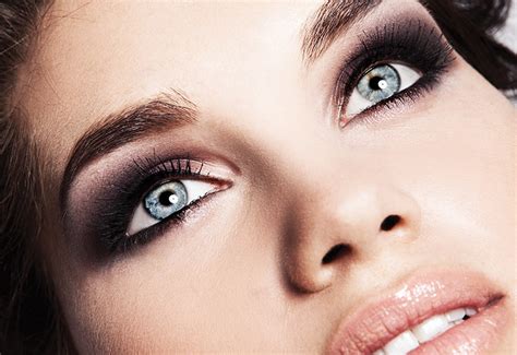 15 Easy Step By Step Smokey Eye Makeup Tutorials For Beginners Urban