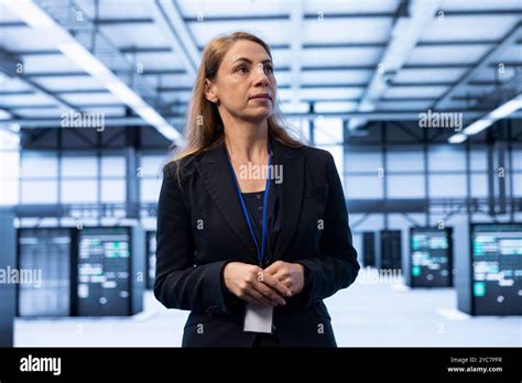Computer Scientist In Data Center Identifying And Solving Technical