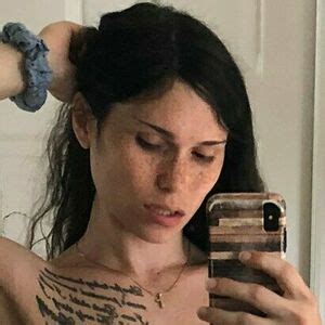 Eevee Bee Eeveebeeshow Eevee Bee Eeveebee Nude Leaks Onlyfans Photos Fapgeek