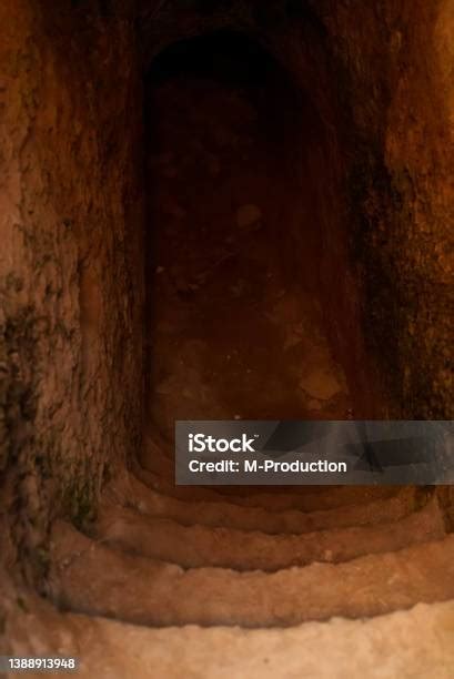 네크로폴리스의 지하 무덤 키프로스파포스 시에 있는 왕의 무덤 0명에 대한 스톡 사진 및 기타 이미지 0명 건축 고고학 Istock