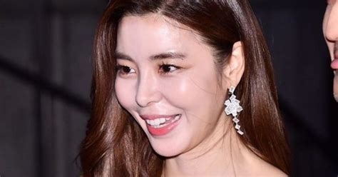 St포토 김규리 모두가 깜짝 놀란 노출 드레스