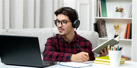 Distance Learning And Open Schooling Unlock Flexibility