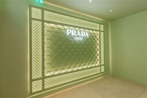 Prada新开快闪咖啡店，这个「薄荷绿」很高级 大作设计网站专栏 大作官网