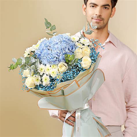 Buysend Harmony In Hydrangea Hues Online Fnp