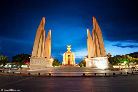 อนุสาวรีย์ประชาธิปไตย ยลยินย้อนวันวาน ย่านเกาะรัตนโกสินทร์