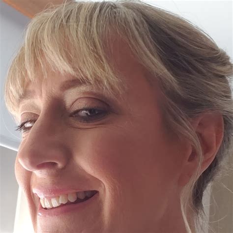 Laura Comiskey Youtube