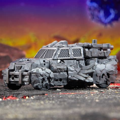 Hasbro Debuts A New Series Of Transformers With The Armorizers