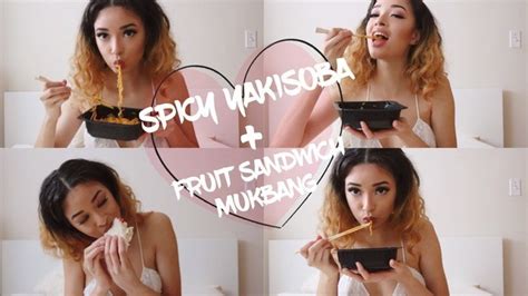 Spicy Yakisoba Fruit Sandwich Mukbang