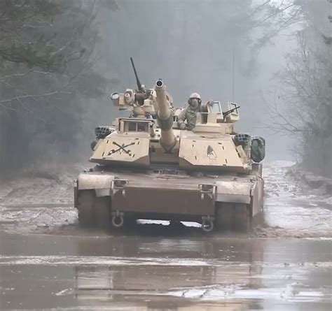 업그레이드를 통해 더욱 강력해지는 M1 에이브람스 전차 군사돋보기