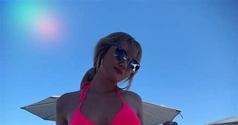 핫핑크 비키니 Exid Le 우월한 S라인 비키니 자태