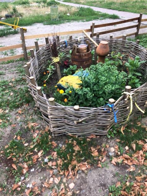 Садок вишневий біля хати Facebook