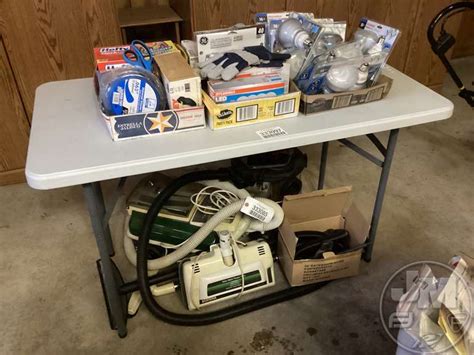 Folding Poly Table Contents Not Included Jeff Martin Auctioneers Inc