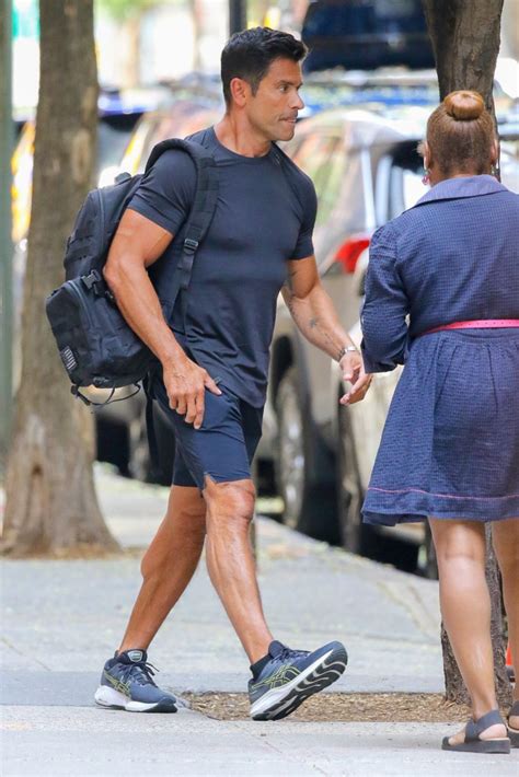Live Host Mark Consuelos Shows Off His Massive Muscles In Tight Gym