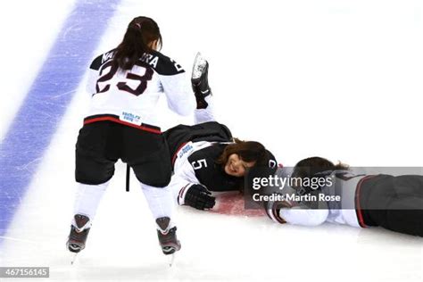 Ami Nakamura Takes A Photo Of Teammates Kanae Aoki And Tomoe Yamane News Photo Getty Images