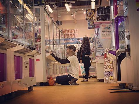 Grumpy Cat Cute Grumpycat Christmas Cat Snow Presents Fthis Bahhumbug Merrychristmas