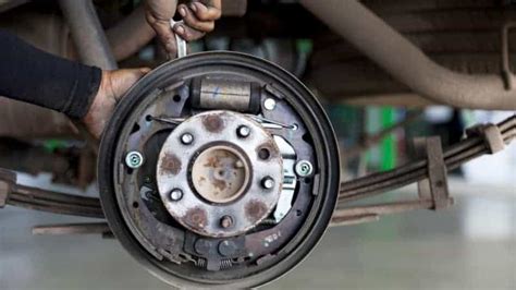 How to Bleed Drum Brakes? Best Methods | Rx Mechanic