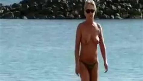 Topless Beach Video Mature Woman Caught On Camera