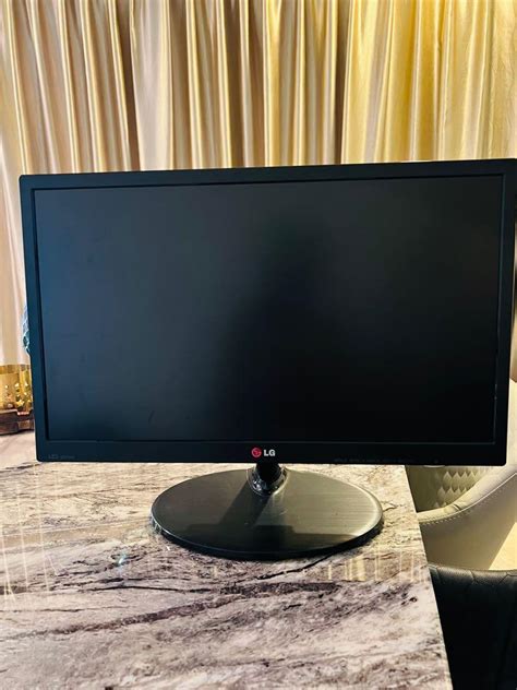 LG Monitor Computers Tech Desktops On Carousell