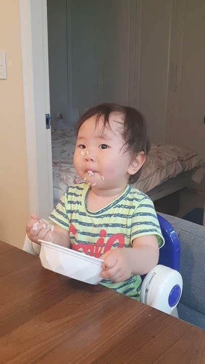 고기먹다 입맛만 배려서 밥그릇 통째로 삼키려고하네요 Youtube