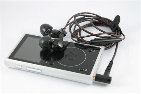 FiiO F1 – Sharp Price, Smooth Sound-FIIO---BORN FOR MUSIC