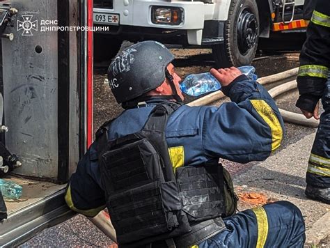 У ДСНС показали кадри з місця шахедної атаки на Кривий Ріг ФОТО Читайте на Ukr Net