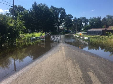 Flooding Photos Chain O Lakes Neighborhoods Underwater Algonquin Braces As River Rises