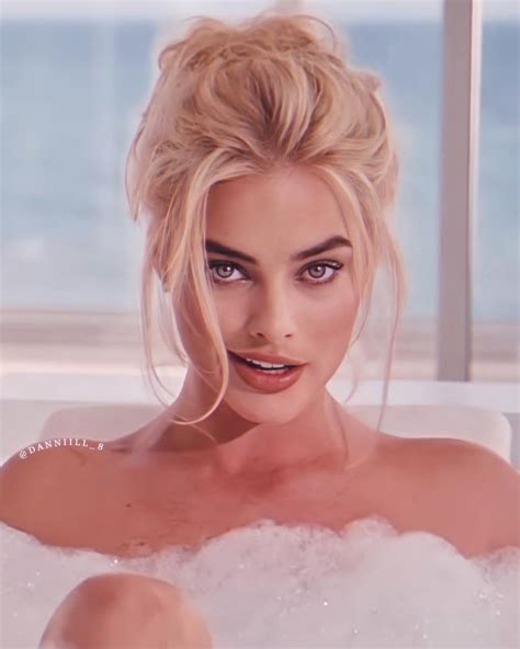 Sensuous Margot Robbie In A Bubble Bath