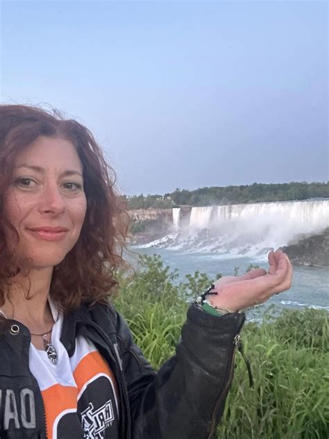 Виолета Иванова българката която обиколи света с мотор Теми от деня БНР Новини