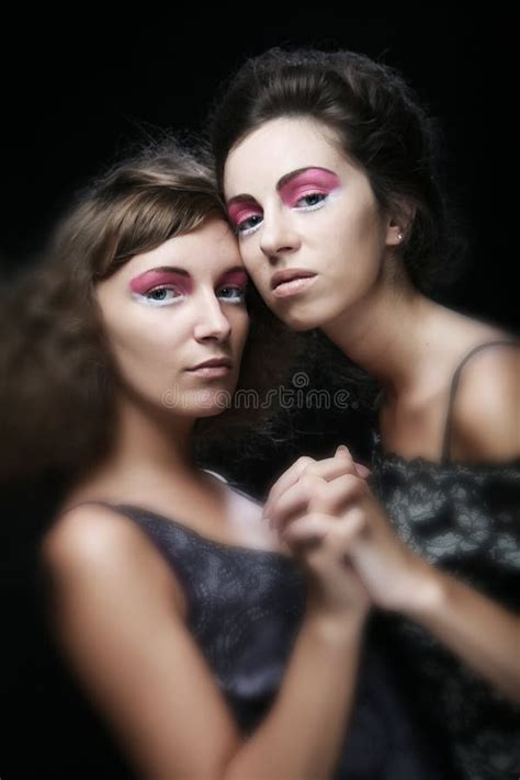 Deux Belles Jeunes Filles Sexy Minces Image Stock Image Du Coiffure