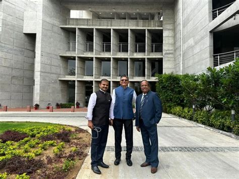 With Iet Crc Member Kapil Khanna And Iet Ccsa Chairperson Ajay Kulshreshth Be Ceng At Indian