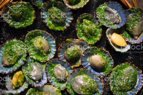 녹색 모조 Lanzarote 카나리아 섬에에서 일반적인 아보카도와 구운된 석호 레스토랑에 대한 스톡 사진 및 기타 이미지 레스토랑 카나리아 제도 문화 해산물 Istock