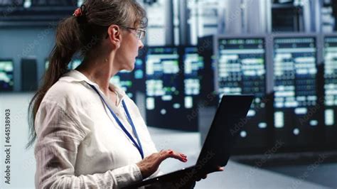 Knowledgeable Supervisor Working In Data Center Housing Gpu Dedicated