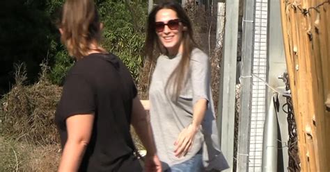malú reaparece sonriente tras las imágenes de albert rivera con la actriz aysha daraaui infobae