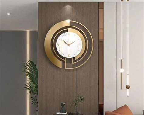 ساعت دیواری اتاق خواب مدرن دکوراسیونی شیک و آرامش بخش ماگرتا