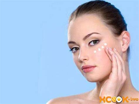 Как правильно наносить крем вокруг глаз для кожи схема и видео