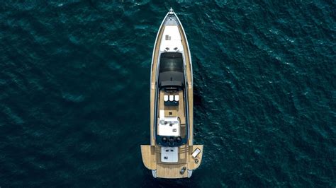 The Pershing Gtx70 Combines Speedboat Style With Superyacht Luxury Maxim