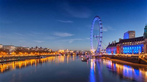 Breathtaking Cityscape At Night In 4k Ultra Hd Wallpaper Wallpapersok