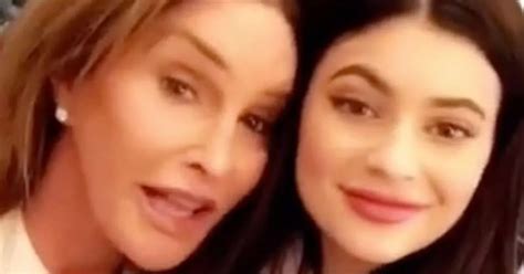 Kylie Jenner Calls Caitlyn Jenner Dad As They Try On Her Mac Lipstick In Snapchat Vid Irish
