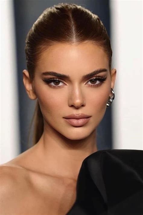 Kendall Jenner Wiki Biography Age Gallery Spouse And More