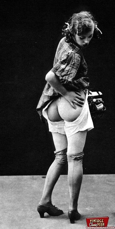 Xxx Classic Porn Several Ladies Showing Th Xxx Dessert Picture 10