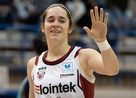 Itziar Ariztimuño jugará su octava temporada en el Lointek El Correo