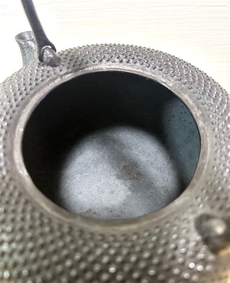 未使用品、タグ付 南部照光堂 心斎作 18型アラレ 南部鉄瓶 南部鉄器 鉄瓶 メルカリ