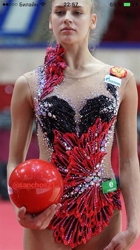 Пин от пользователя Чадина на доске купальники для гимнастики Идеи костюмов Вечерние платья